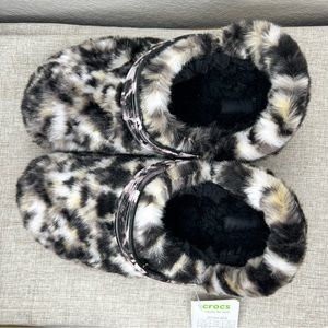 CROCS | Shoes | New Crocs Unisexadult Classic Fur Sure Clog Fuzzy ...